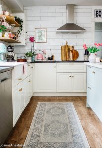Fresh spring decor ideas for your kitchen - Joanna Anastasia